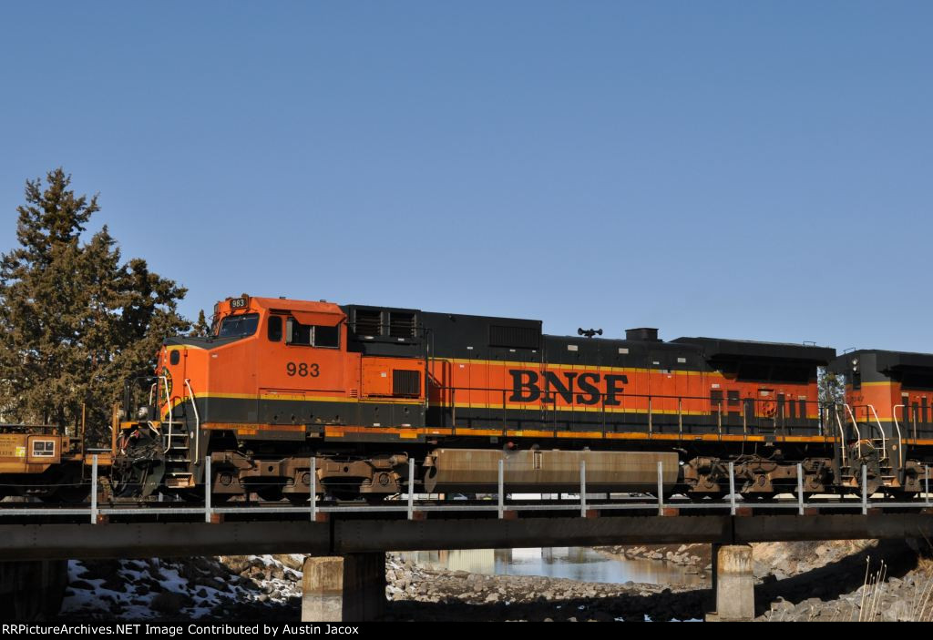 BNSF 983